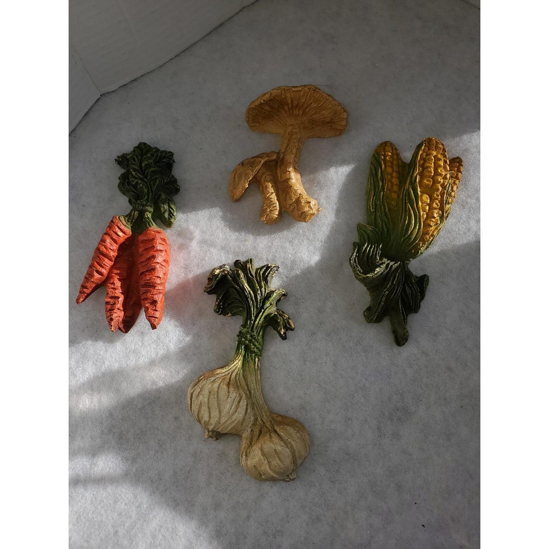 Resin Wall Decor Vegetables Kitchen MCM Set of 4 Carrots Corn Onions ...