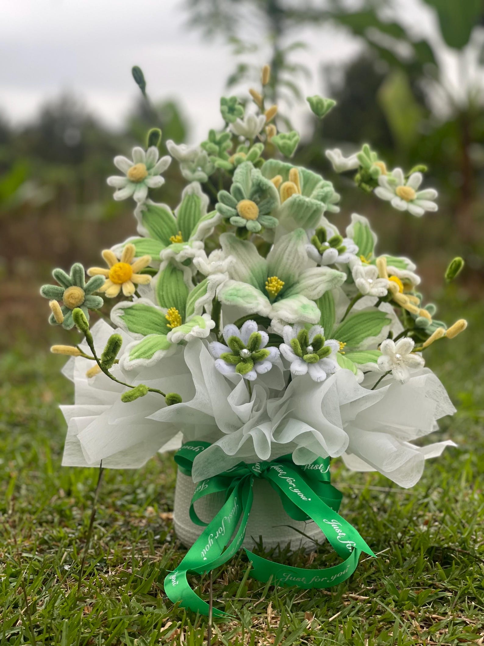 Handmade Velvet Wire Daisy Bouquet - Green, White & Yellow Floral ...
