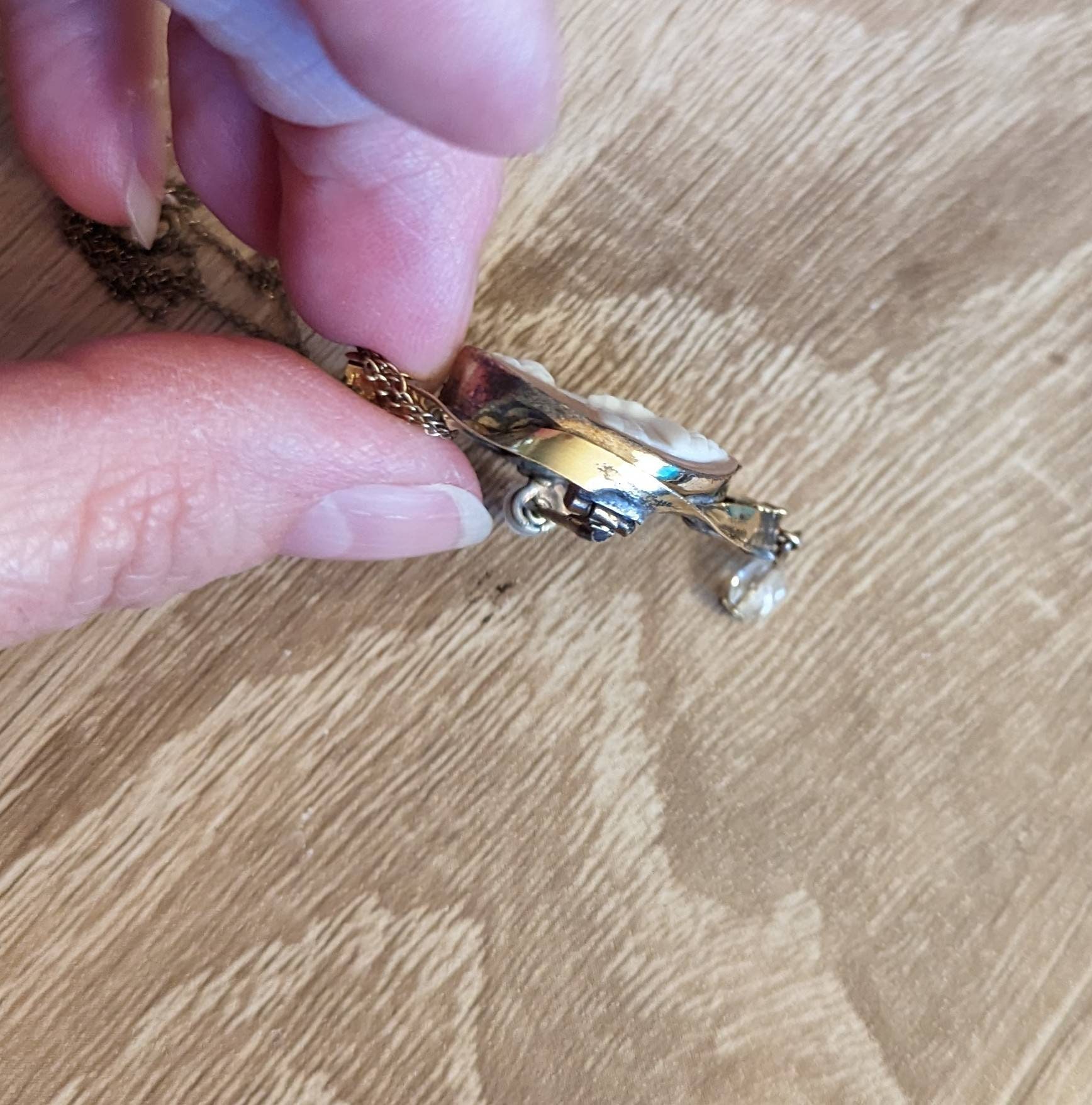 Victorian Rebecca Shell Cameo Brooch/pendant Gold Filled, Imperfect Repairs, 16 In. Fine Gold ...