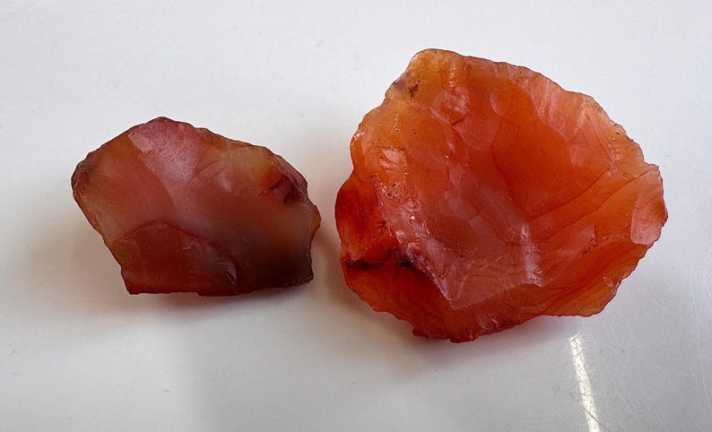 Surowe kryształy - surowy kamień karneolowy - geody skalne - kryształy ...