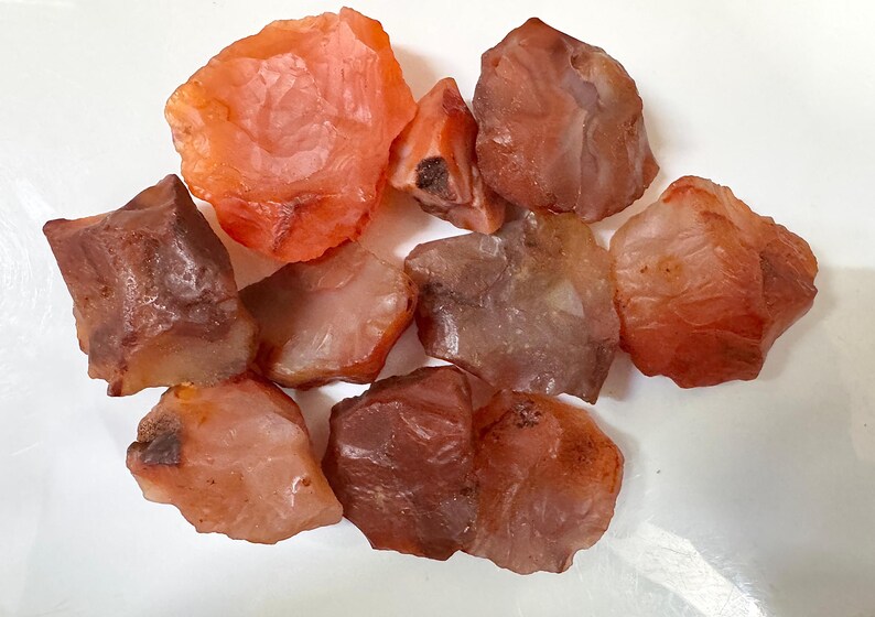 Surowe kryształy - surowy kamień karneolowy - geody skalne - kryształy ...