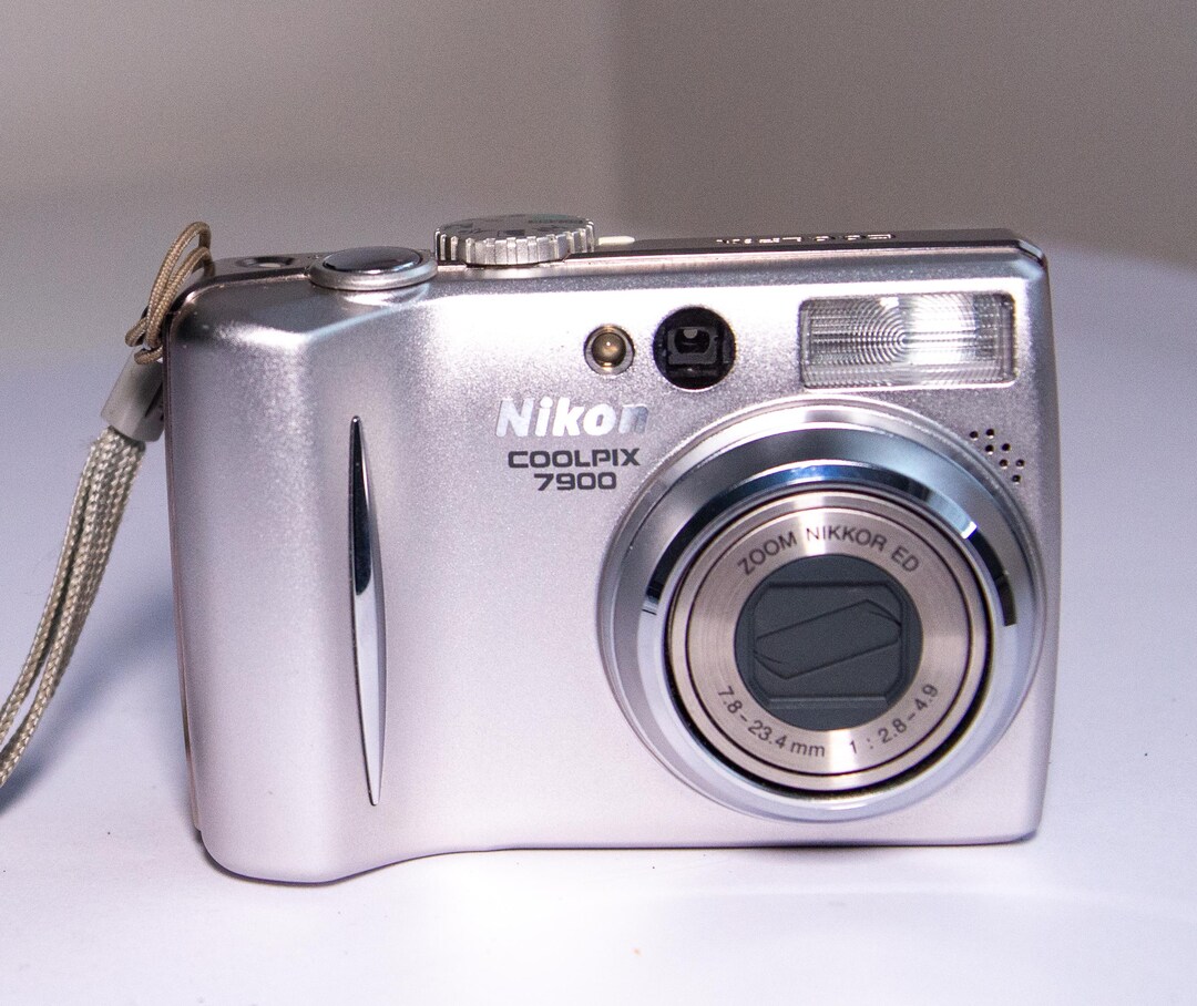 Nikon COOLPIX 7900 Digital Camera 7.1MP | 3x Optical Zoom | Tested ...
