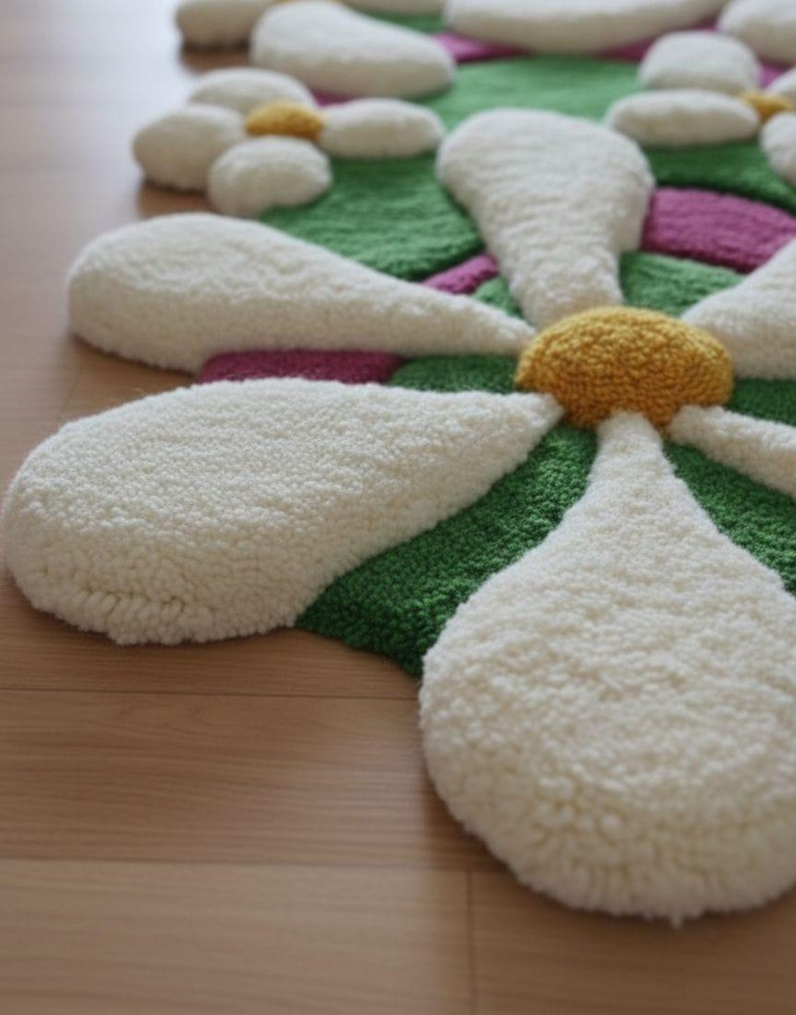 Hand Tufted Daisy Flower Runner Rug: 3D Floral, Retro Groovy Decor - Etsy