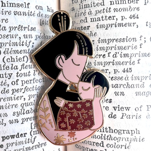Mom Snuggles Hard Enamel Pin Mom and Kid Mom and Baby Pin New - Etsy