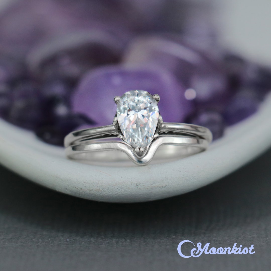 1.33 Ct Pear Shape Modern Engagement Ring Set for Women, Sterling ...