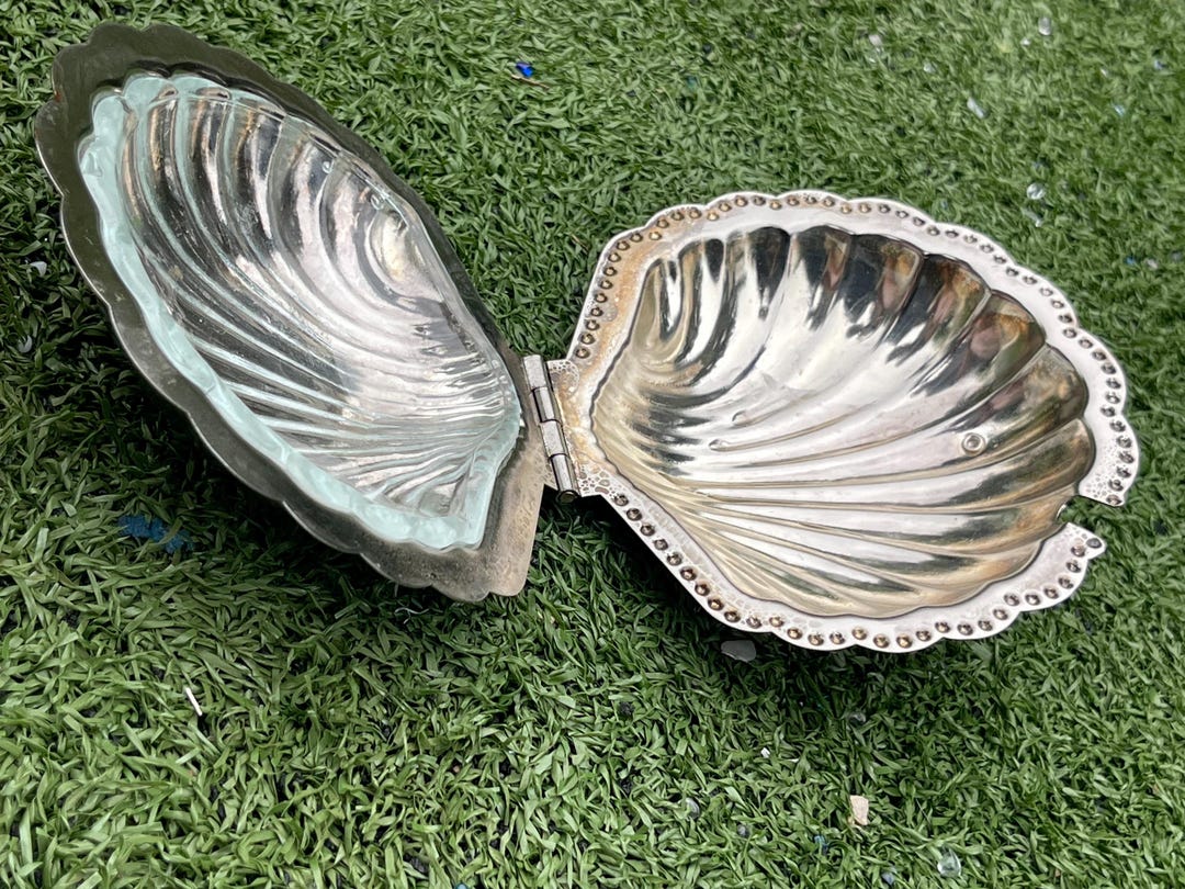 Vintage Silver Plate Clam Shell Serving Dish With Glass Insert – Hinged ...