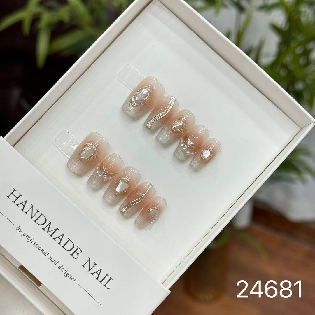 Conch Shell Press-on Nails: Handmade Faux Acrylic Gel Nails - Etsy