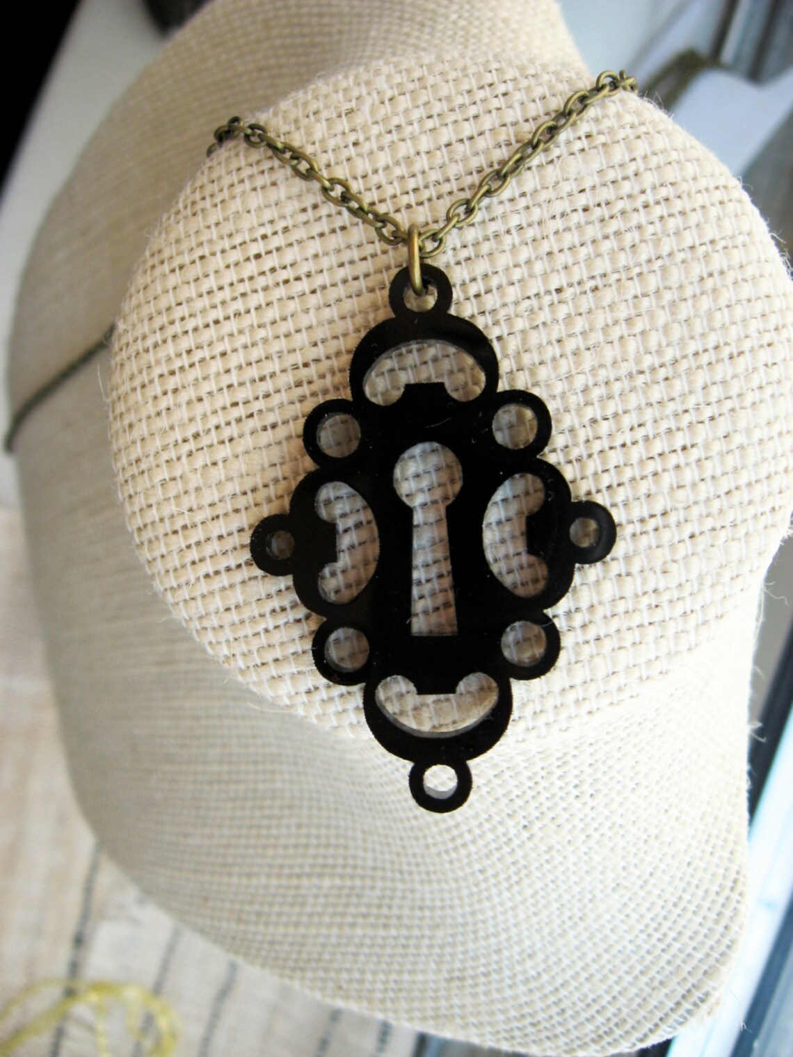 Vintage Style Black Keyhole Necklace - Etsy