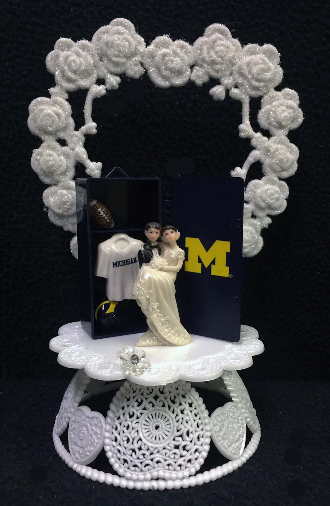 U of M University of Michigan Wolverines NCAA Football Wedding Cake ...