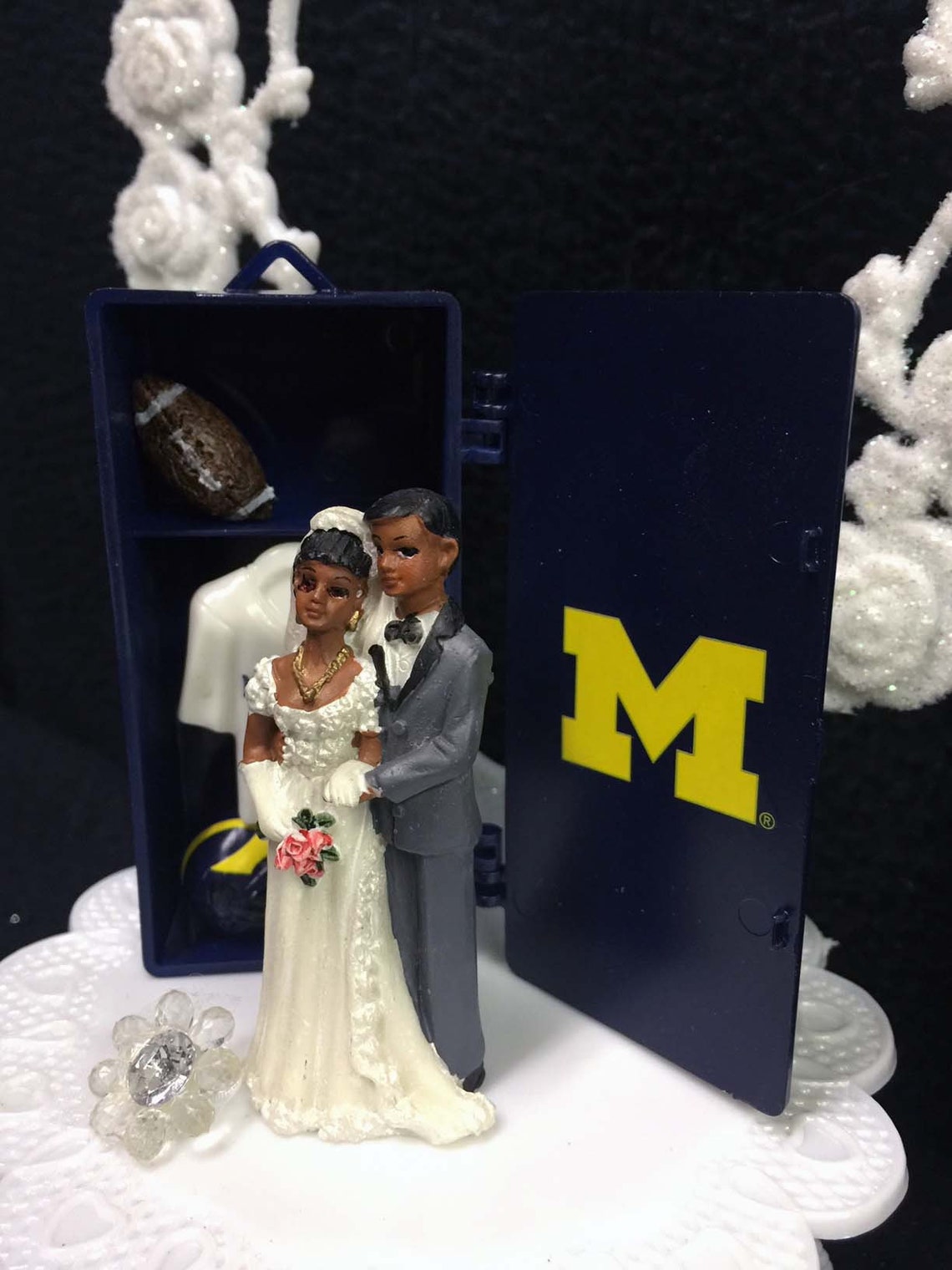 U of M University of Michigan Wolverines NCAA Football Wedding Cake ...