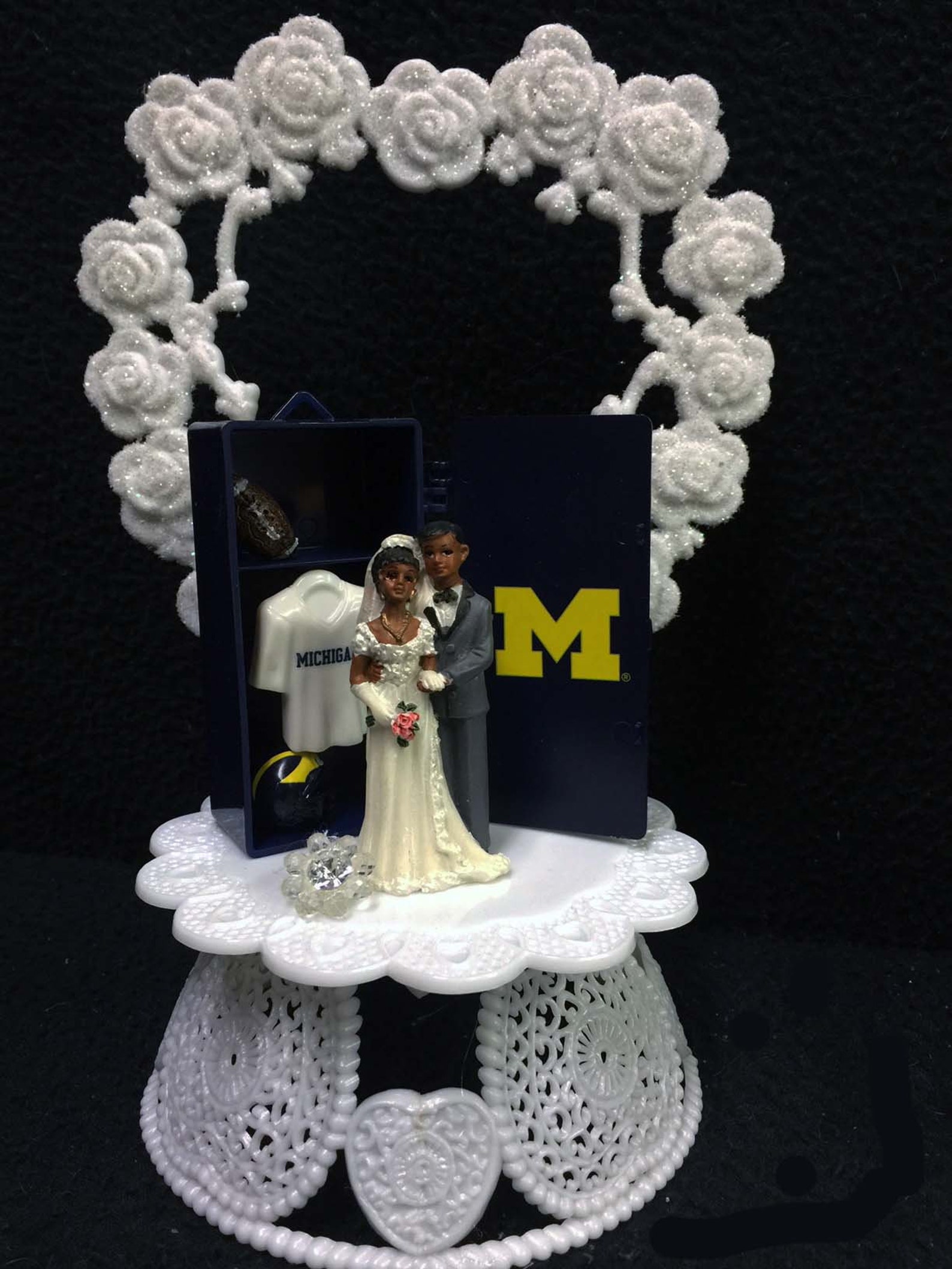 U of M University of Michigan Wolverines NCAA Football Wedding Cake ...