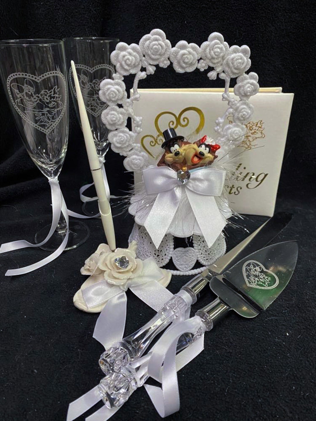TASMANIAN Devil TAZ Wedding Cake Topper LOT Glasses Knife Server Book ...