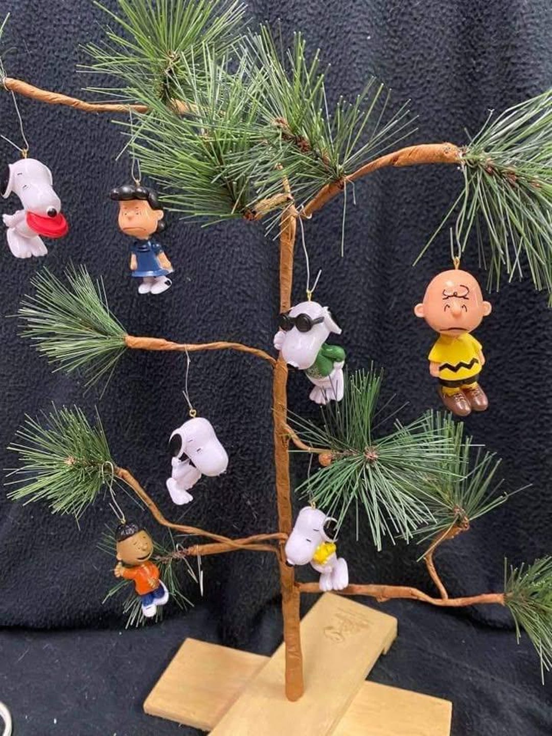 Peanuts Gang Snoopy Charlie Brown. Mini Christmas Tree 7 Piece SET Tree ...