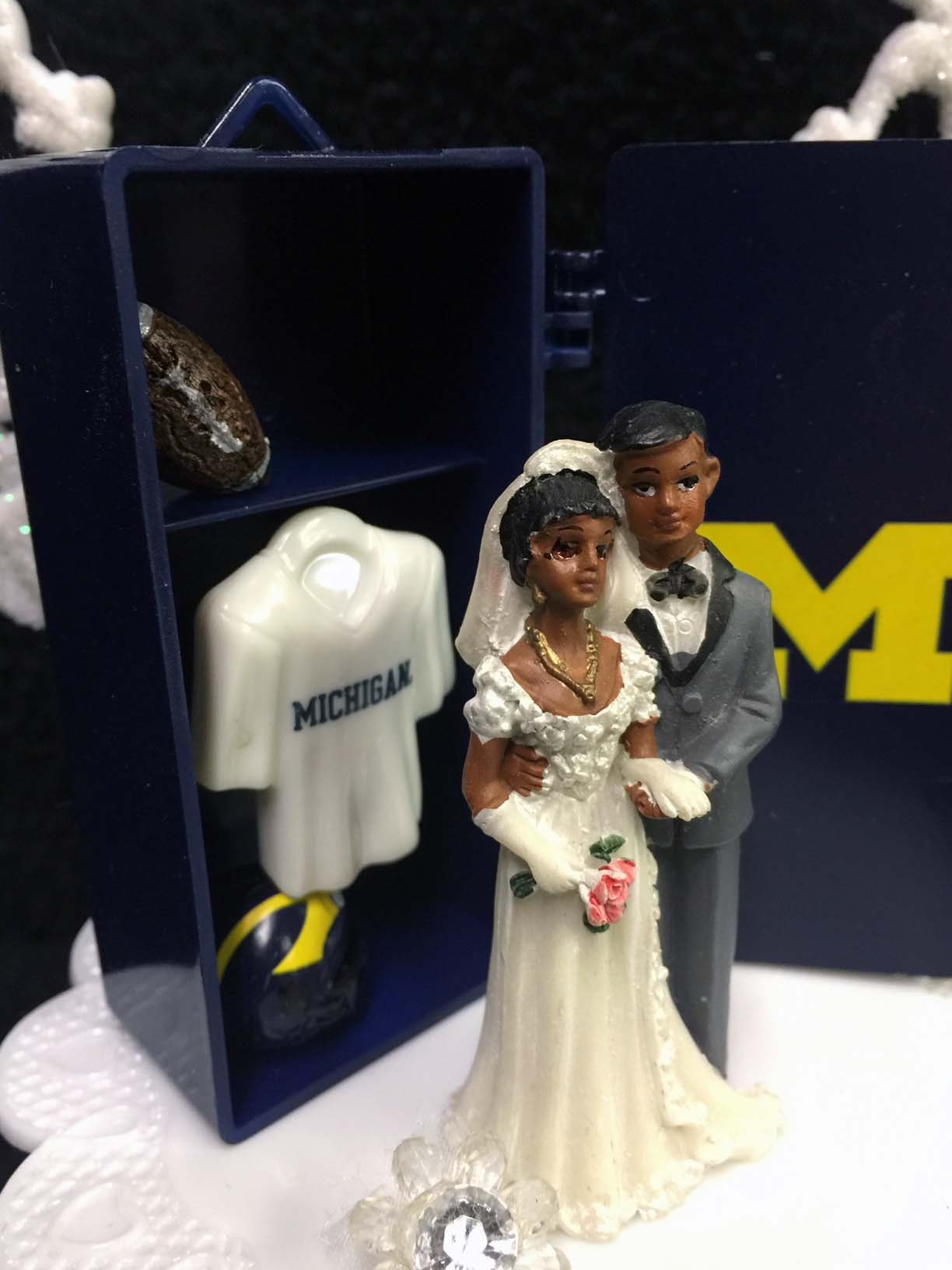 U of M University of Michigan Wolverines NCAA Football Wedding Cake ...