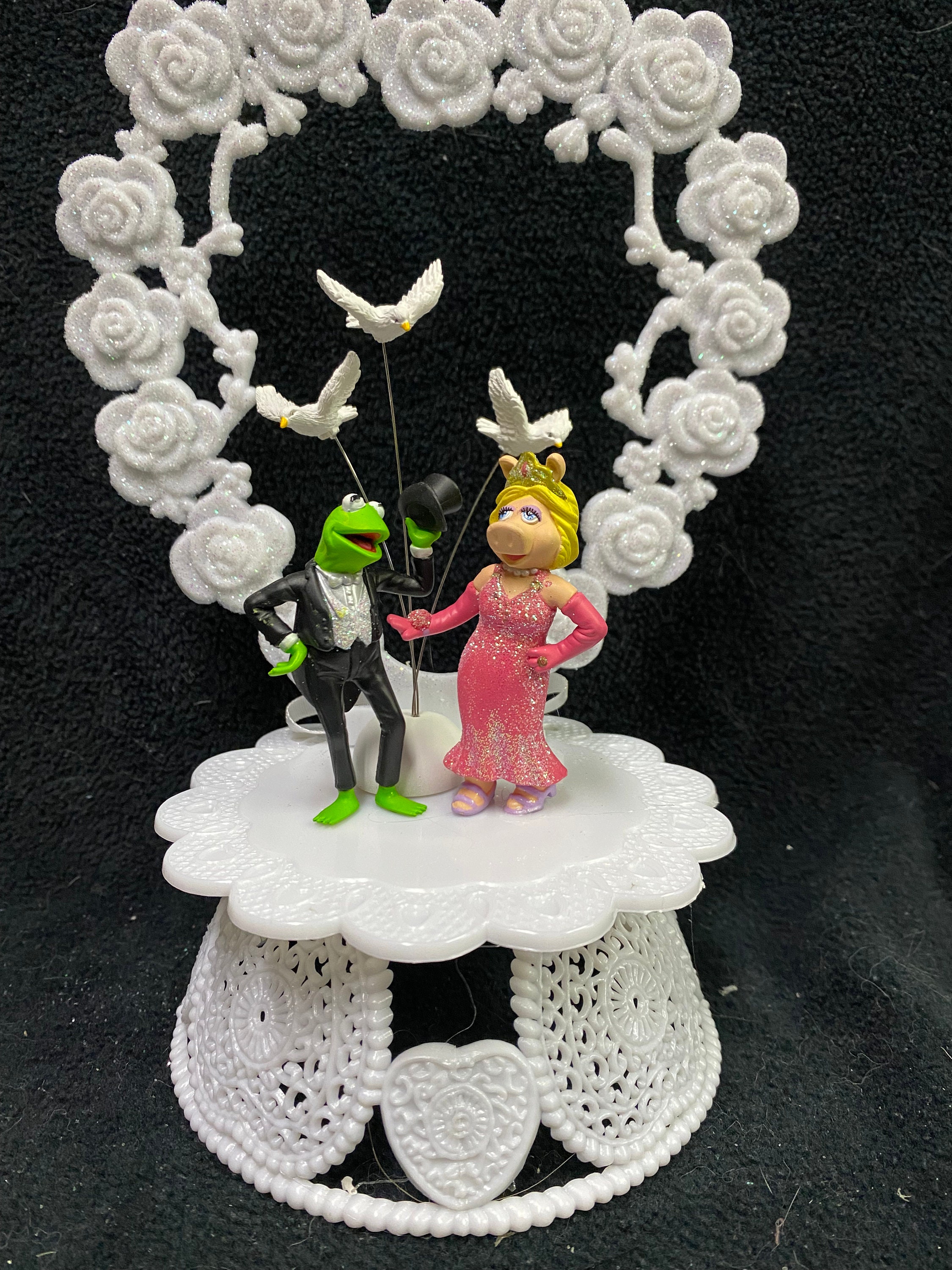 Miss Piggy And Kermit Wedding Cake