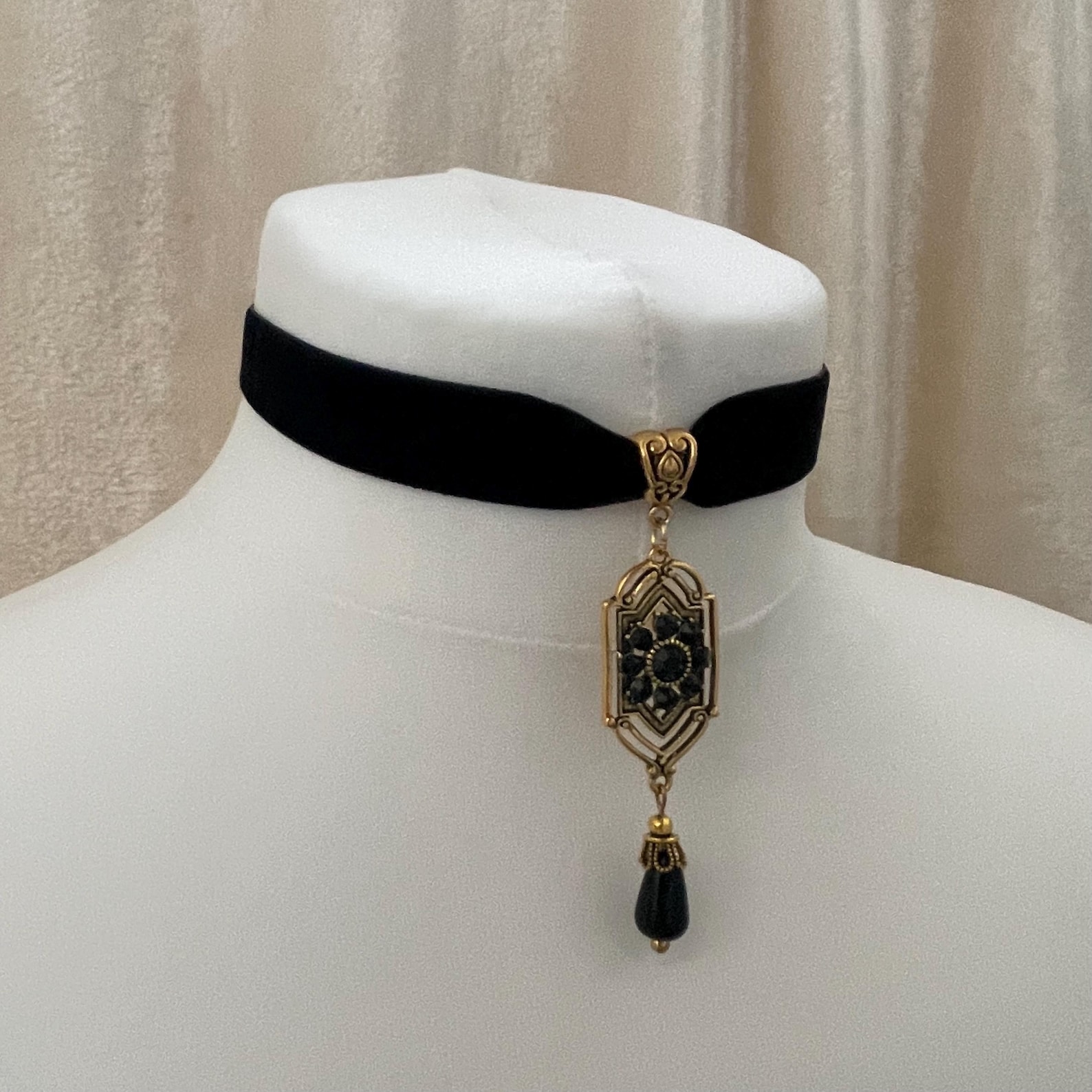 Black Velvet Ribbon Art Deco Style Choker, Ancient Gold Ornate Black ...