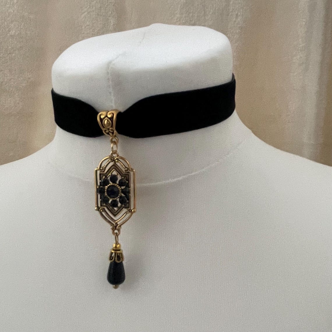 Black Velvet Ribbon Art Deco Style Choker, Ancient Gold Ornate Black ...
