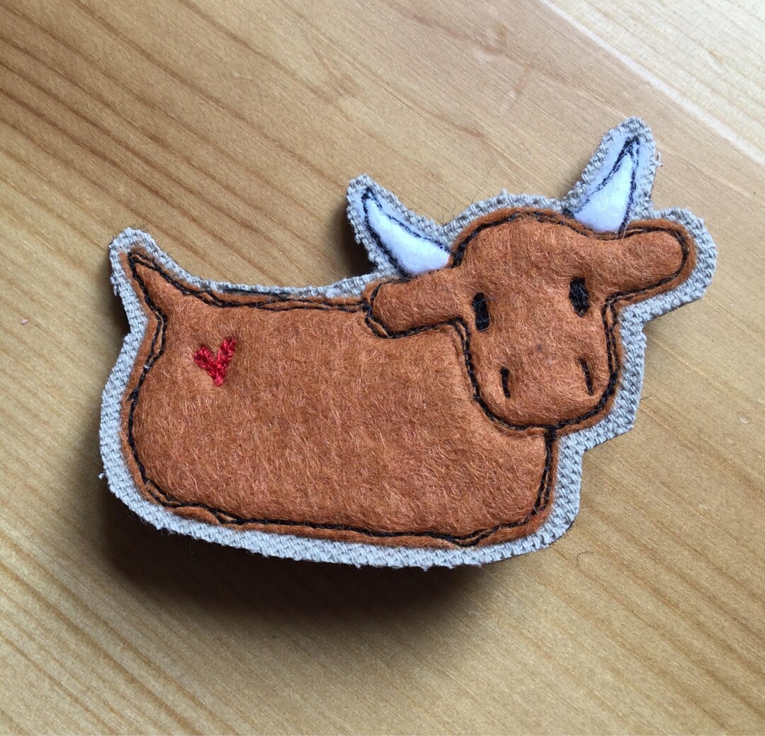 Highland Coo Brooch, Highland Cow Pin, Highland Cow Badge, Embroidered ...
