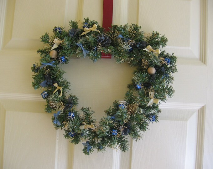 Christmas Wreath 13 Inch Pine Heart Wreath for Small Spaces - Etsy