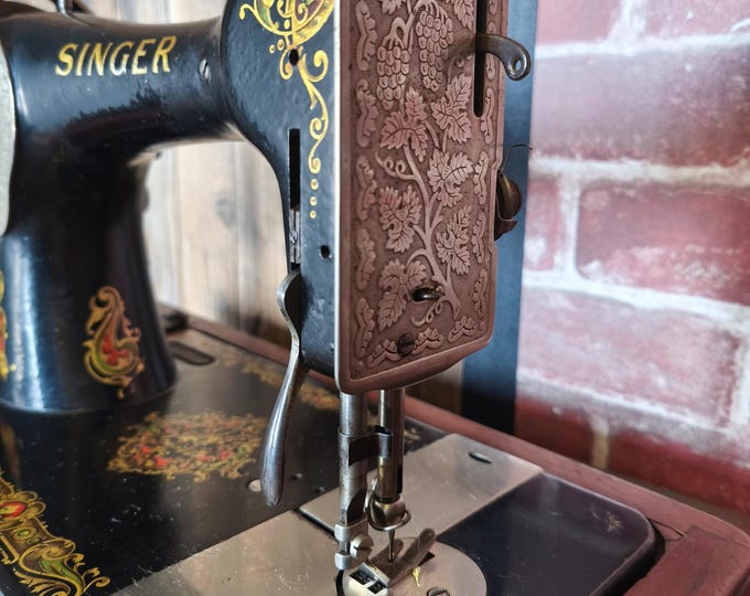 Antique Singer Sewing Machine – Original Gold Floral Decals, Working ...