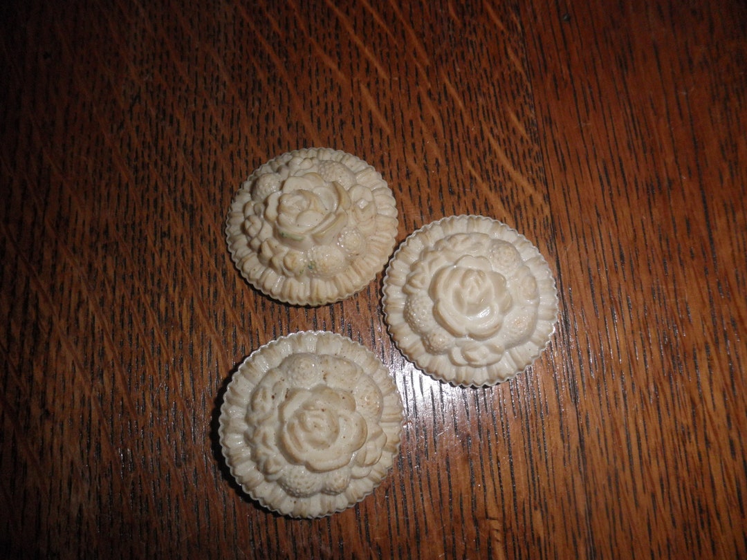 3 Large Vintage Faux Carved Ivory Buttons, 1 3/8 In. - Etsy