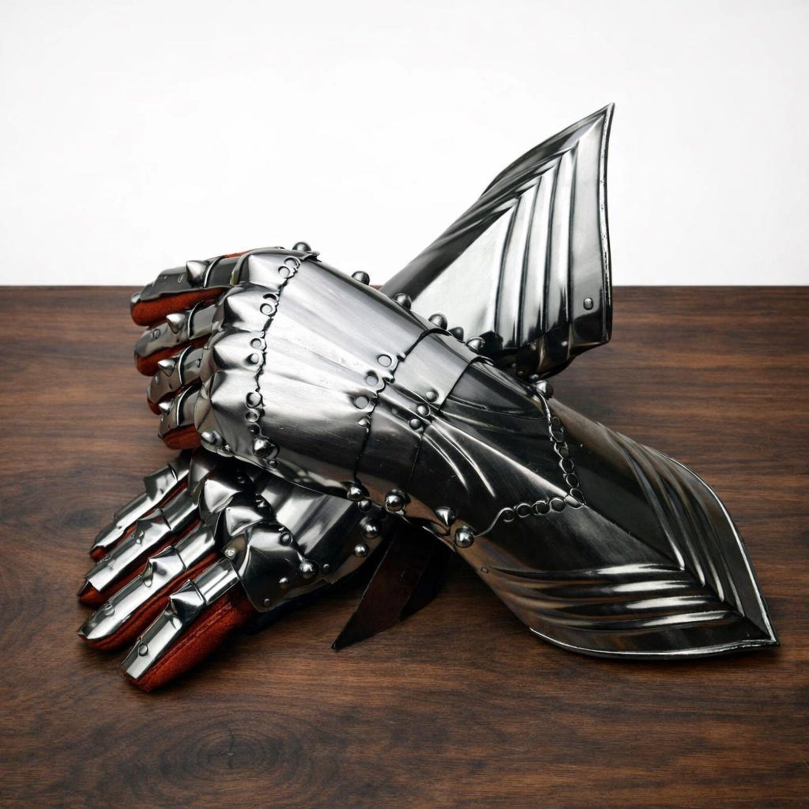 18 Gauge Steel Gothic Gauntlets – Red Suede Lined Knight Armor Gloves ...