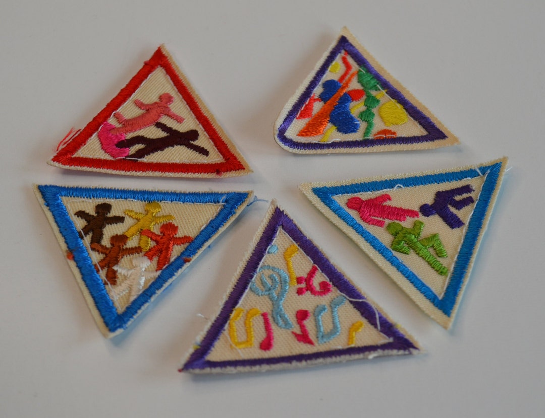 Vintage Girl Scouts Brownies Triangles People Embroidered Patches ...