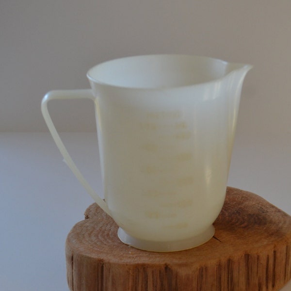 Vintage Plastic Cups - Etsy