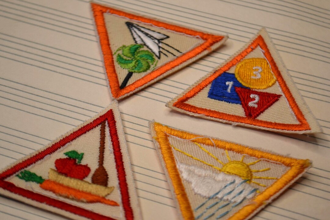 Vintage Girl Scouts Brownies Triangles People Embroidered Patches ...