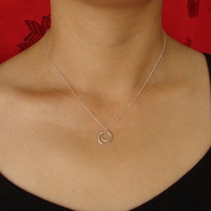 Gift Necklace Entwined Circles Pendant Necklace in Sterling Silver ...