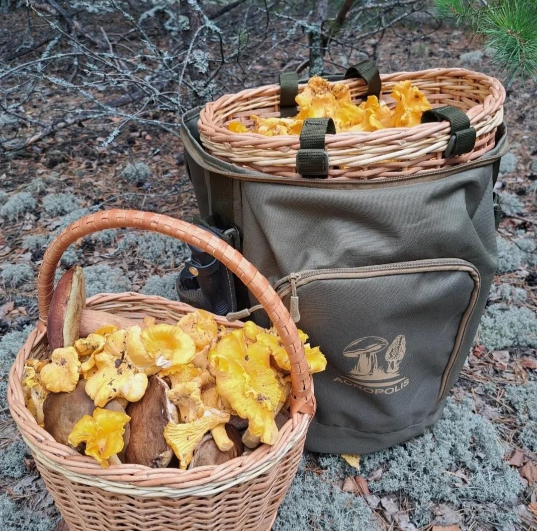 Mushroom Foraging Backpack: 30L Hiking Rucksack With Willow Baskets - Etsy
