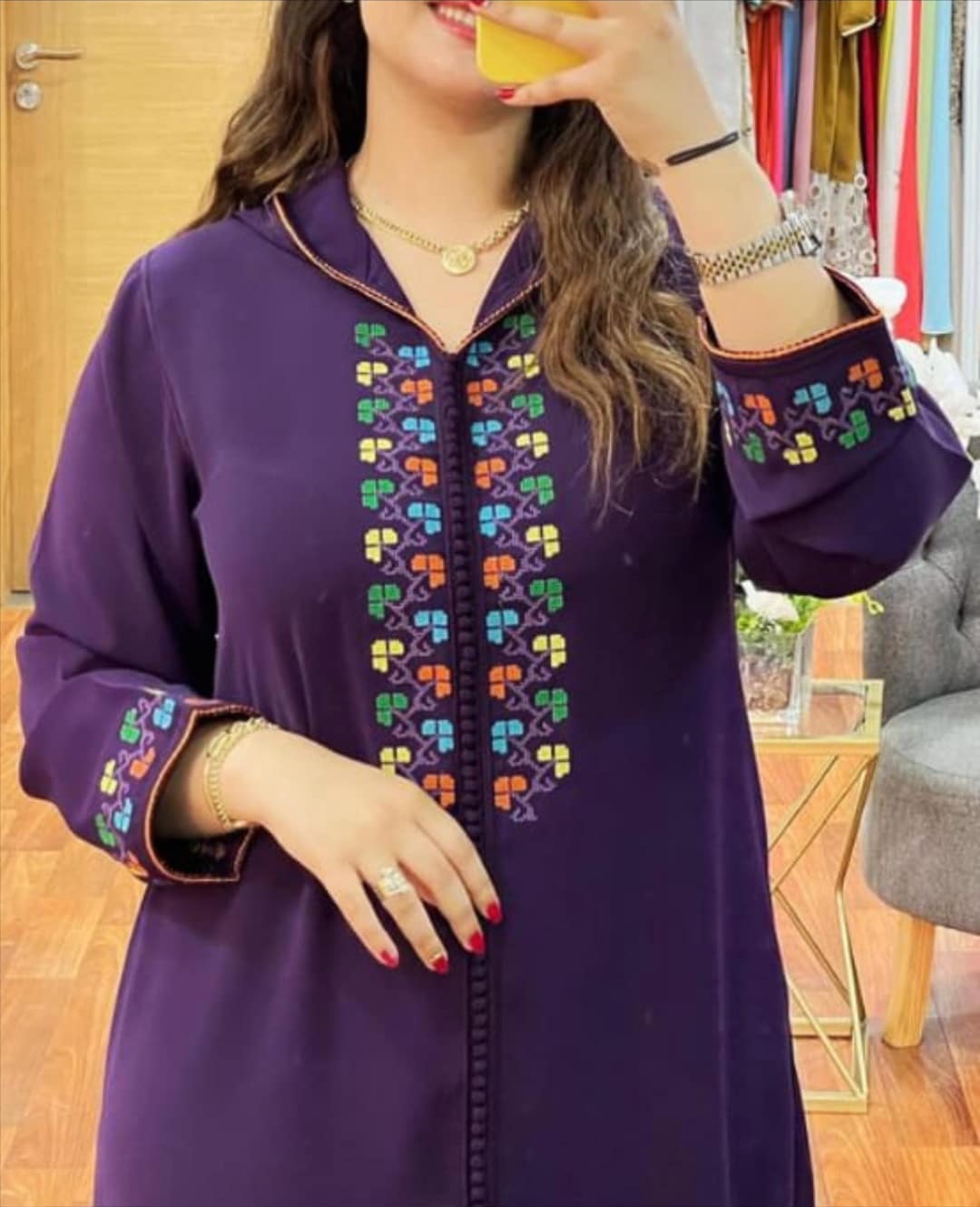 Motif De Broderie Djellaba, Caftan, Broderie Marocaine Traditionnelle ...