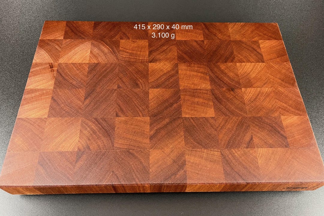 End-grain Cutting Board Made of Solid Meranti Wood – Handcrafted Wooden ...