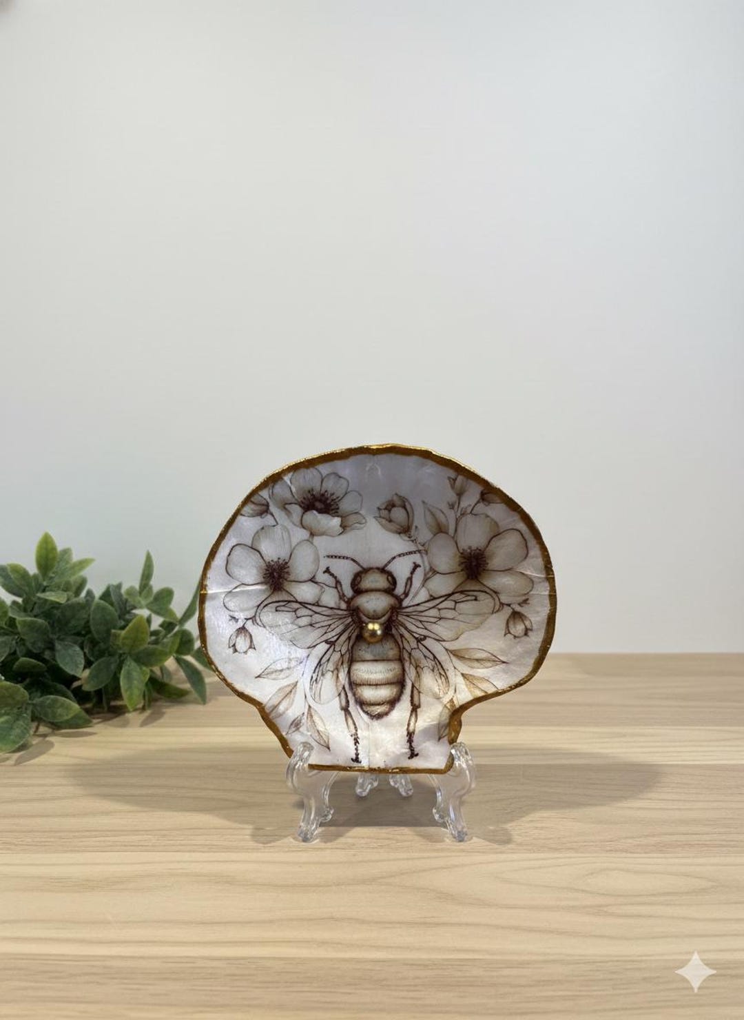 Decoupage Seashell Art: Bumble Bee Design. Large Scallop Shell for ...