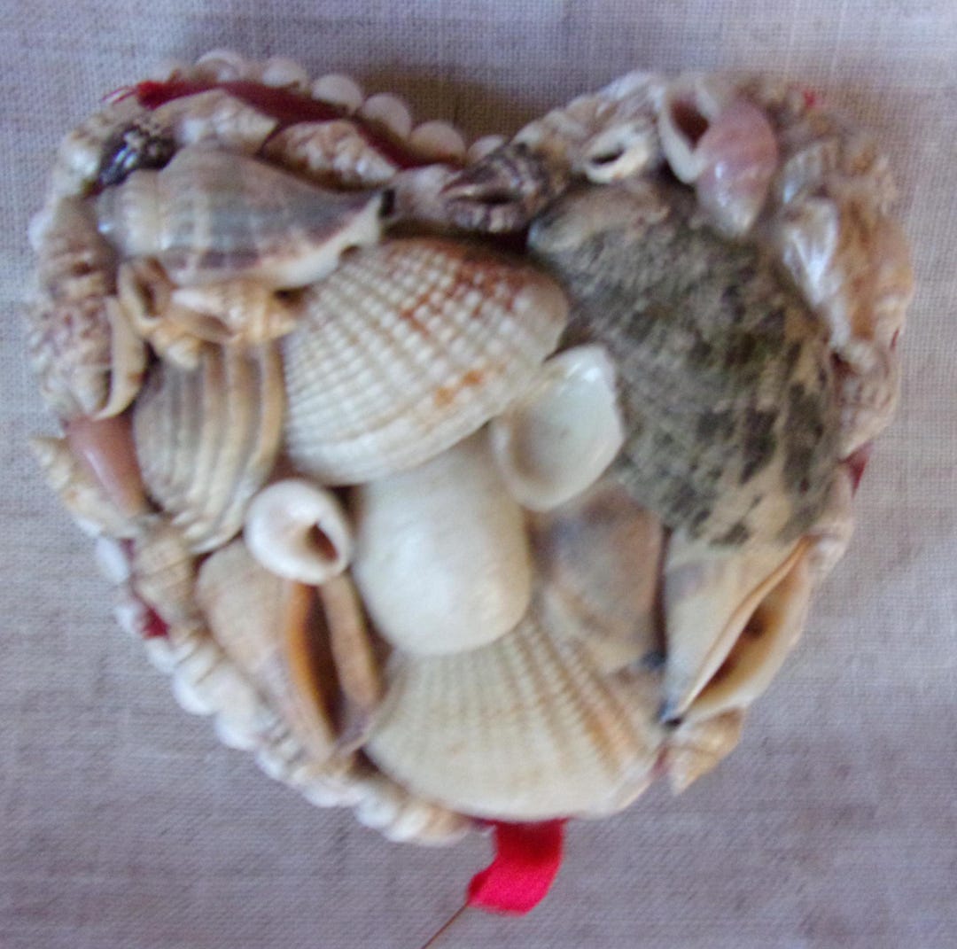 Vintage Circa 1960's Heart Shaped 2 Piece Lined Seashell Keepsake 4x4 ...