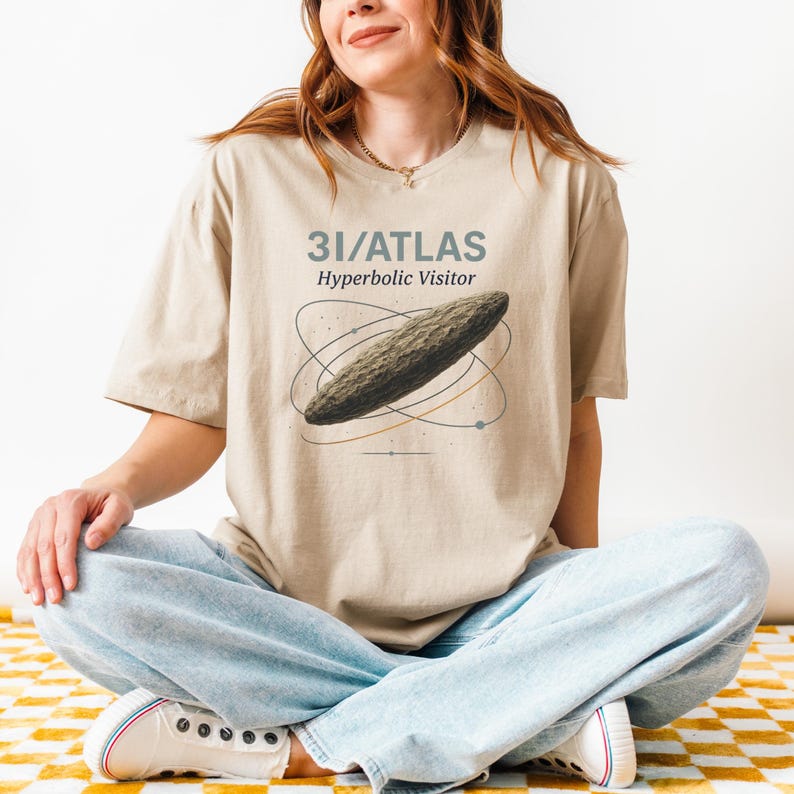 3I ATLAS Shirt | Retro Space Graphic Tee | Sci-fi Space T-shirt ...