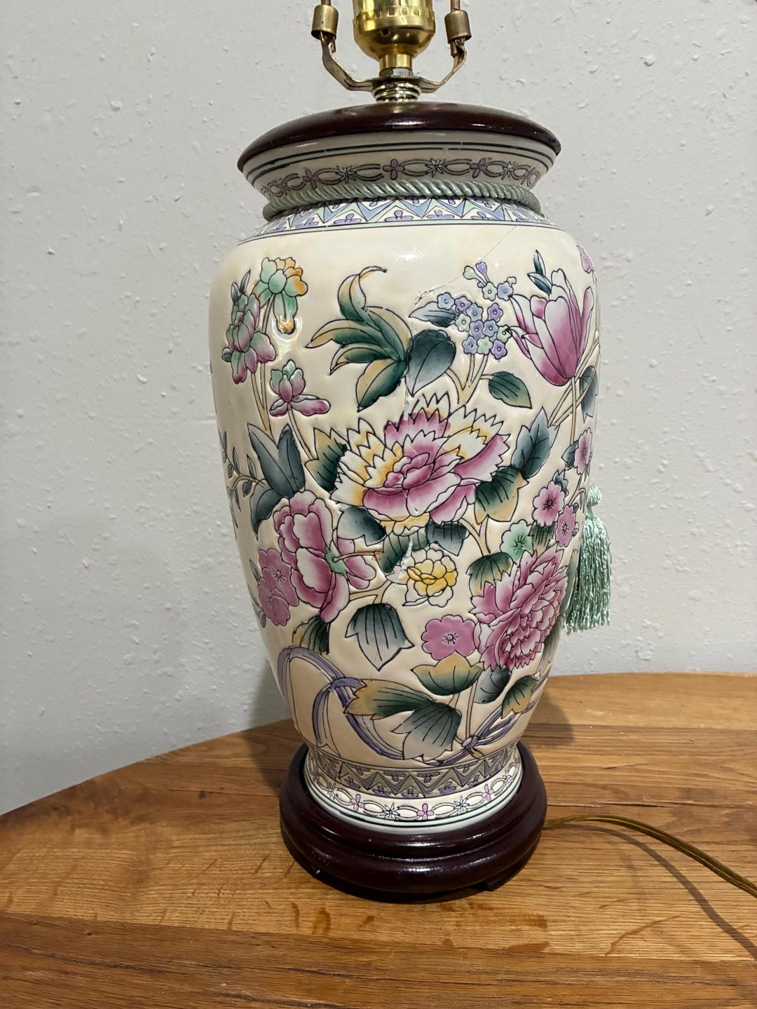 Super Cute Vintage Floral Ceramic Lamp | Grandmillennial • Cottagecore ...