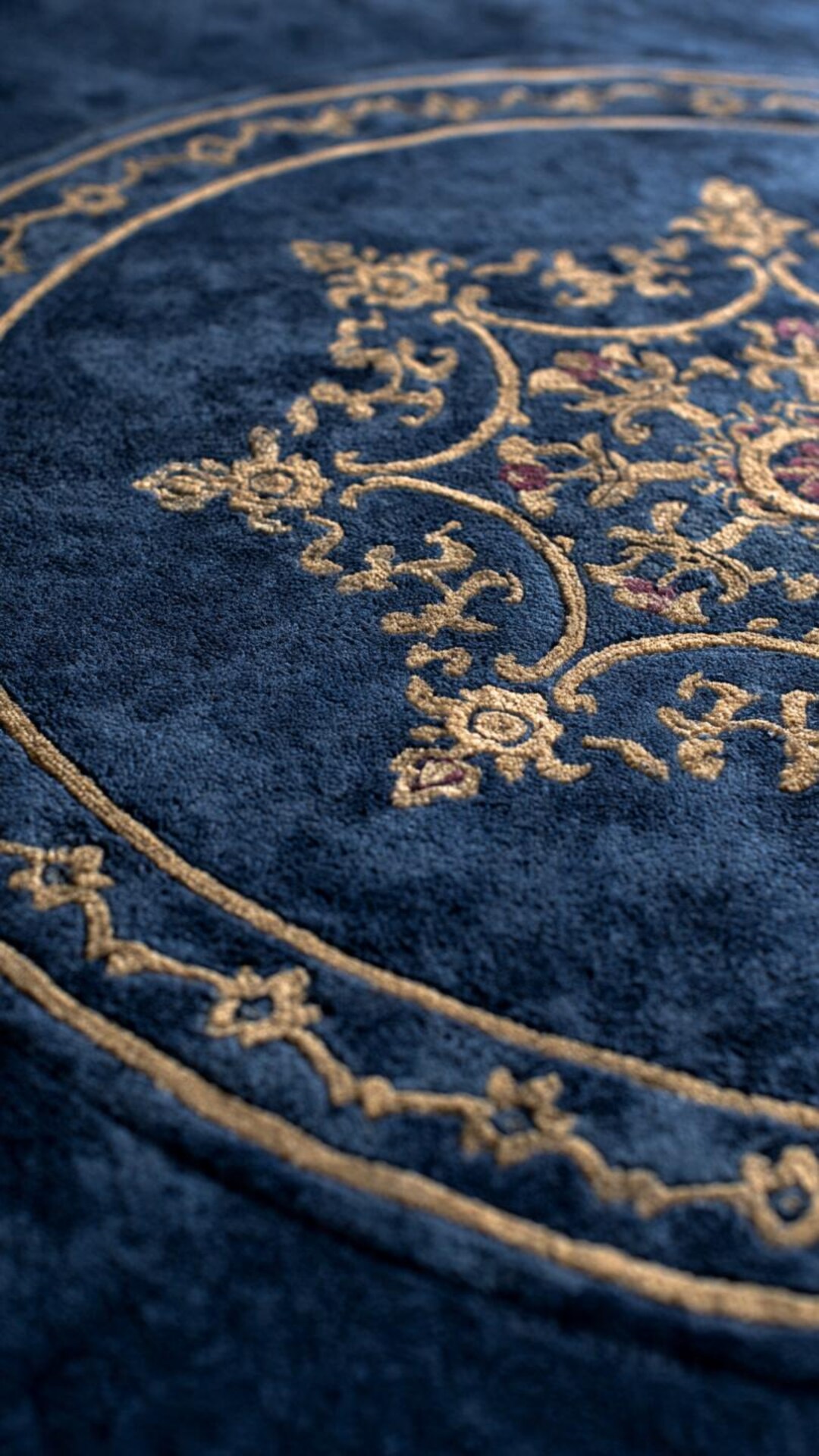 Navy Blue Round Wool Rug Hand Tufted Traditional Medallion Area Rug