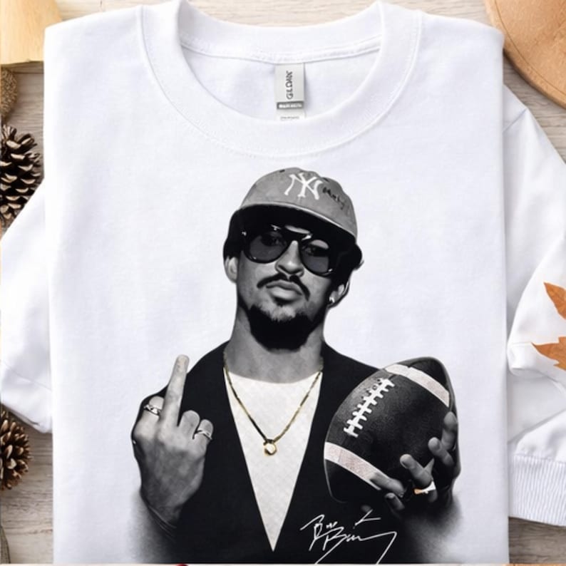 Bad Bunny Football PNG, Retro Halftime Fan Art, Vintage Halftone Effect ...