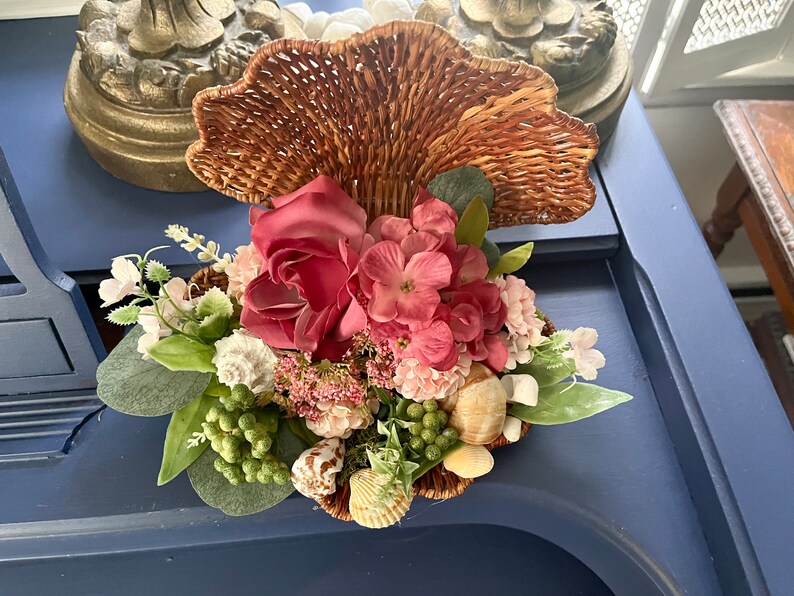 Clam Shell Arrangement-wicker Clam Shell-vintage Wicker - Etsy