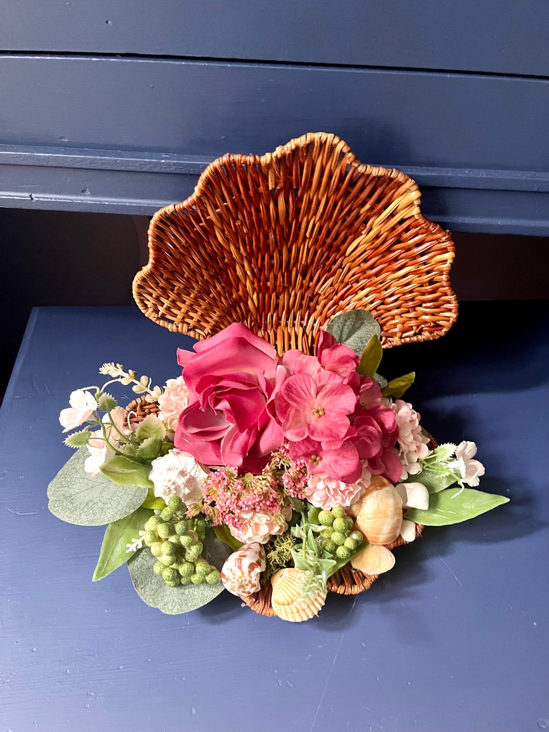 Clam Shell Arrangement-wicker Clam Shell-vintage Wicker - Etsy