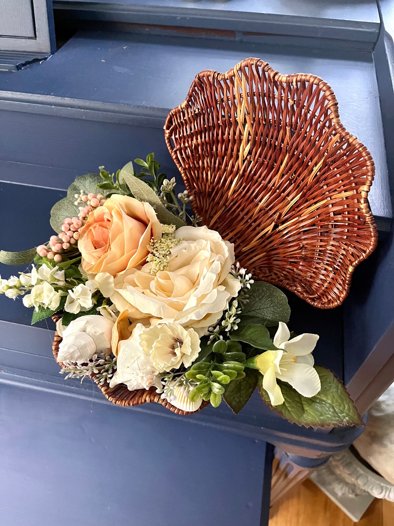 Clam Shell Arrangement-wicker Clam Shell-vintage Wicker Decor-coastal ...