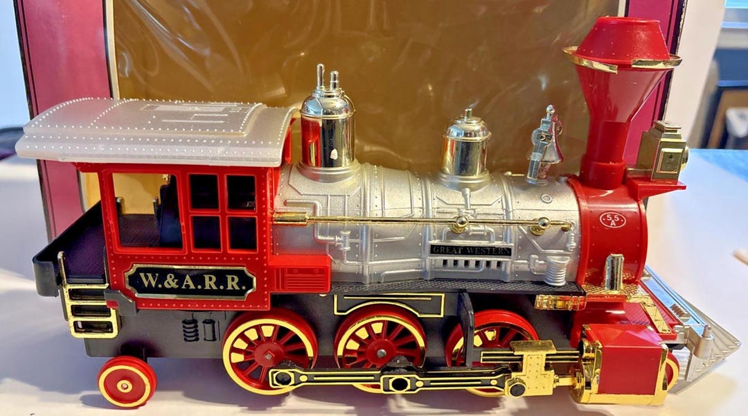 Old Smokey Battery Operated Locomotive IN ORIGINAL BOX 1987 Light Works ...