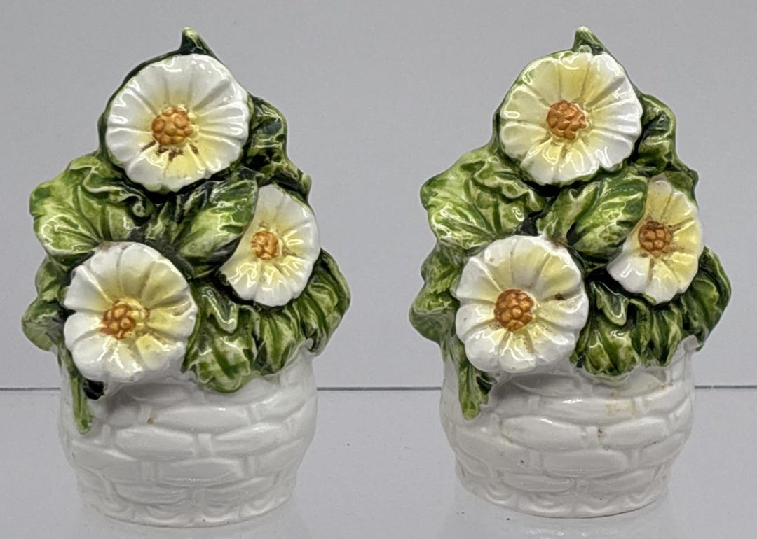 Vintage Lefton Lattice Flower Basket Porcelain Salt & Pepper Shakers W ...