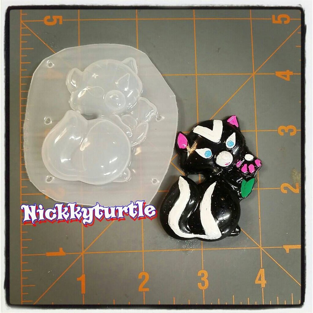 Skunk Flexible Plastic Resin Mold - Etsy