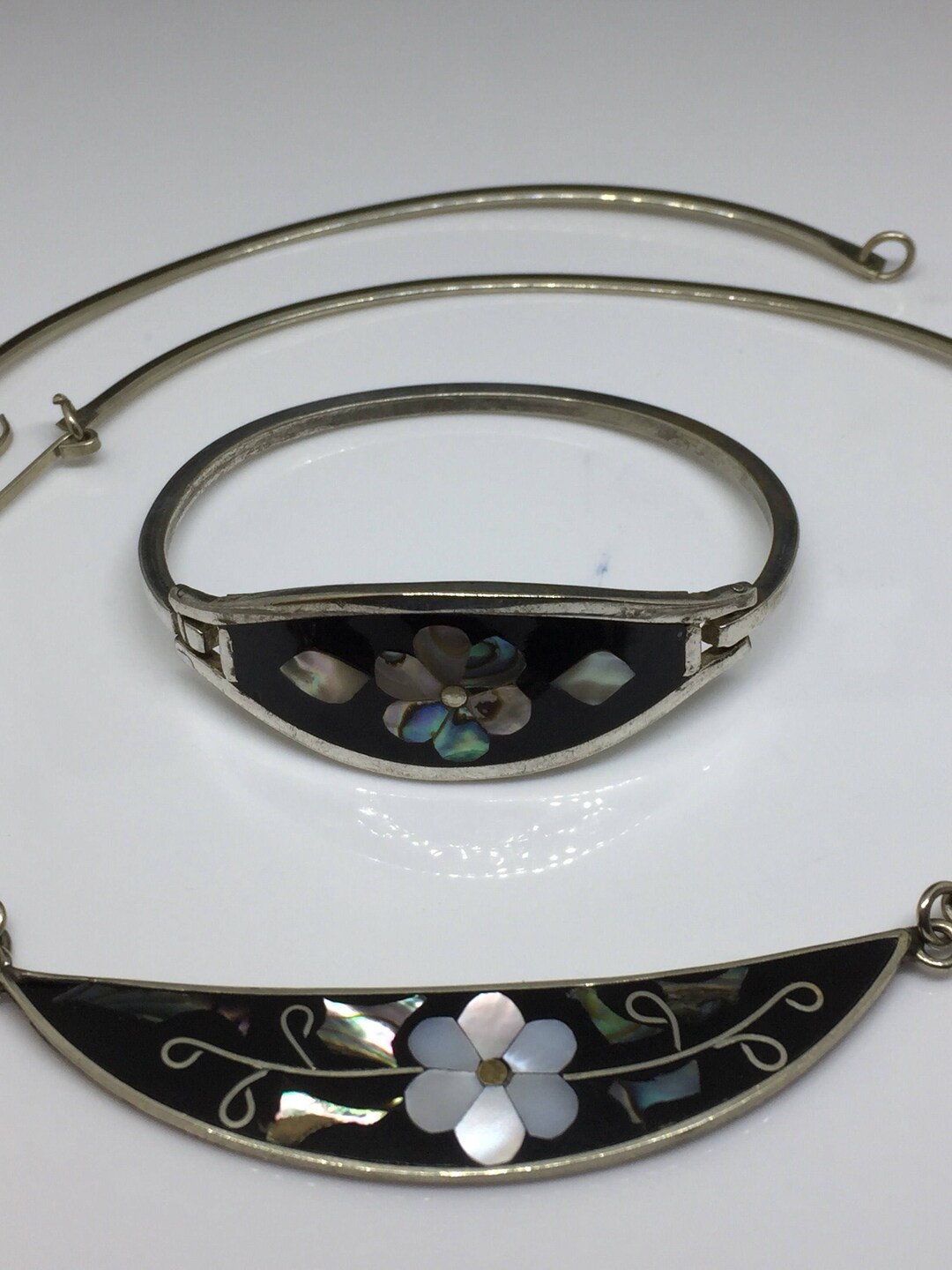 Alpaca Mexico Silver Inlaid Enamel, Abalone and Mother of Pearl Choker ...