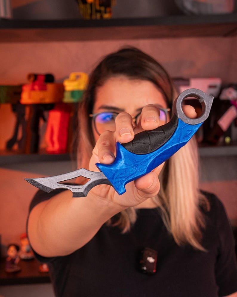 3D Printed Toy Karambit – Claw of Steel Curved Knife Prop for Kids ...