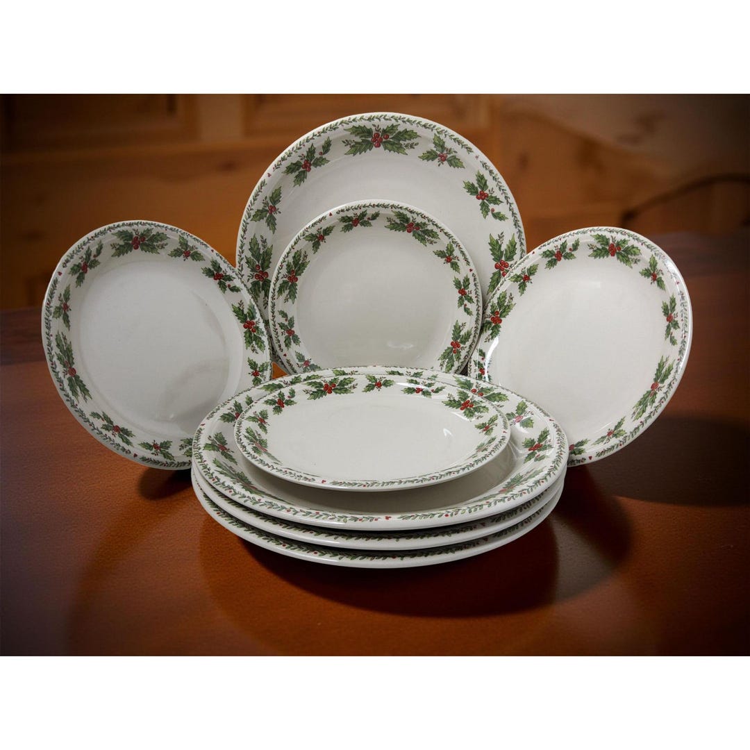 Vintage 1980's Set of 4 Ciera Fine Dinnerware Christmas Holly Berries ...