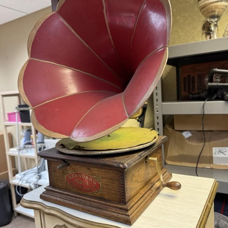 Antique Phonograph - Etsy