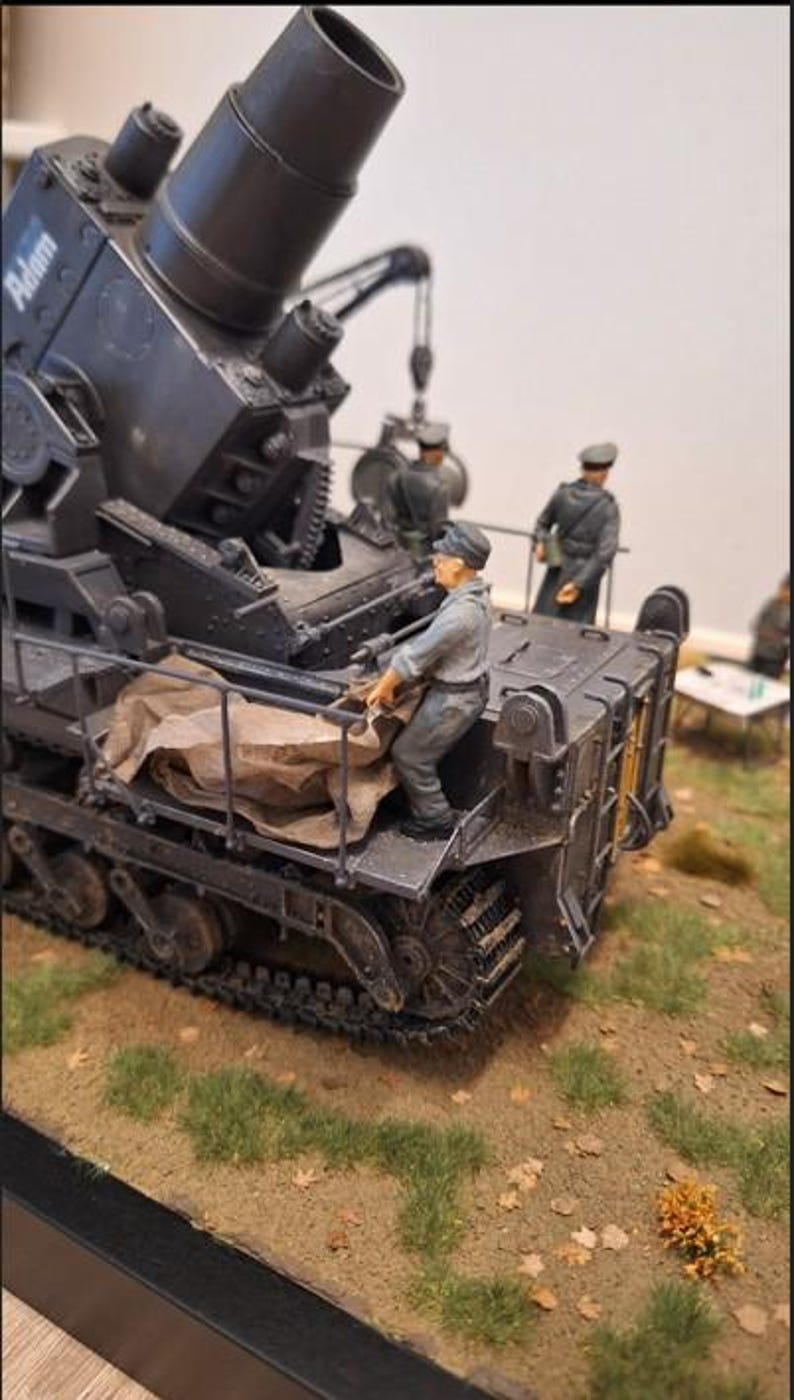 WWII Diorama - Mörser Karl mit Panzer IV Patronenhalter und Mannschaft ...